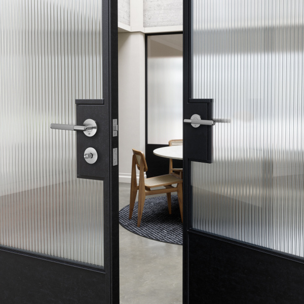 DOOR HANDLE / LINEAR - Monobrand